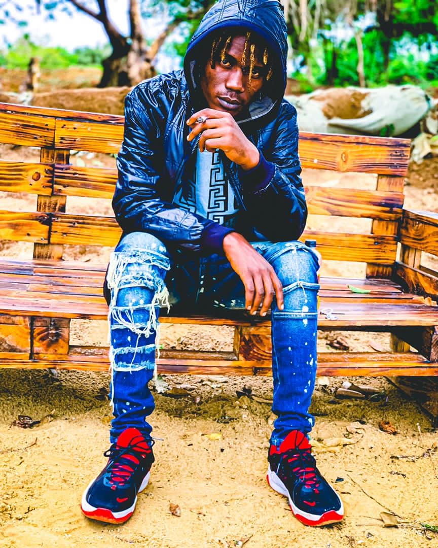 LIVING LARGE:Keem Fame Rich ships in sleek new cars - ONLINE